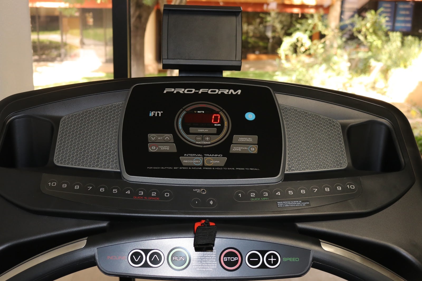 Horizon T101 vs ProForm 400i Treadmill Comparison - TreadmillReviews.com